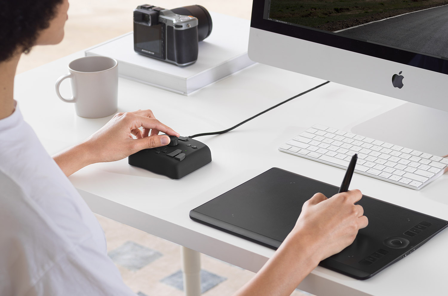 TourBox Photo and Video Editing Controller (TourBox Tech) - Ikan