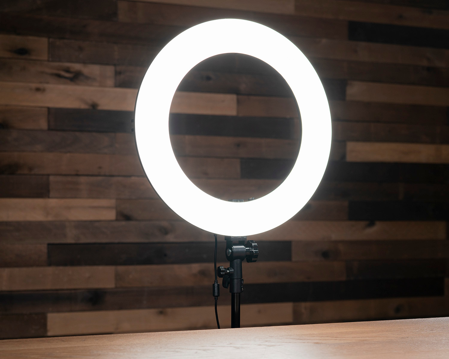 Oryon 18" Ring Light with Phone Mount, Remote, and Bag (Version 2) - Ikan