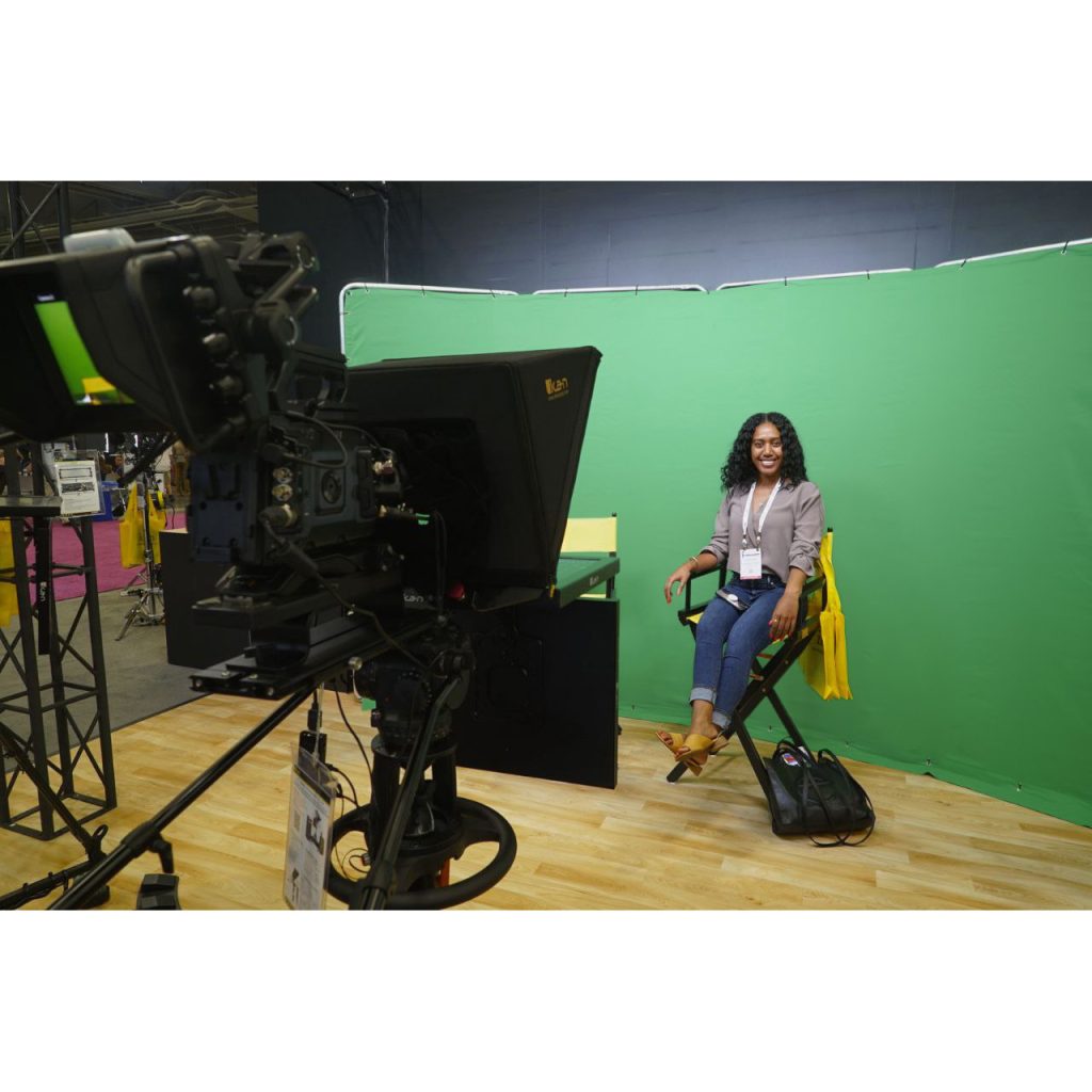 13.1' Portable Panoramic Chroma Key Backdrop Screen | Ikan