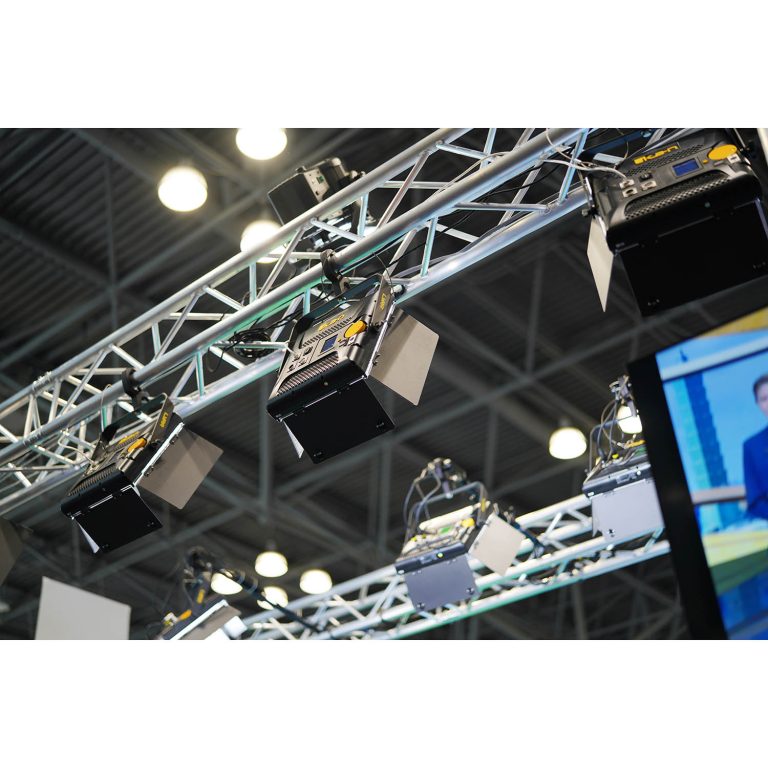 Lyra POE 1x1 Bi-Color Studio Panel Soft LED 5x Light w/ Netgear PoE++ ...